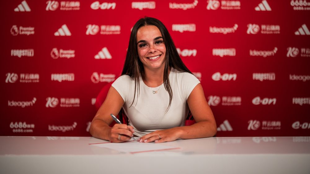 Nottingham Forest FC - Freya Thomas signs new two-year deal