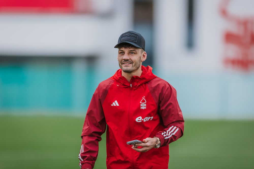 Nottingham Forest FC - Gallery: Leigh Wood watches first-team training