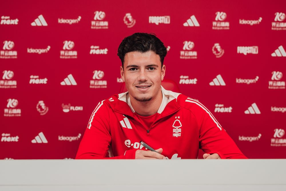 Nottingham Forest FC - Forest sign George Murray-Jones
